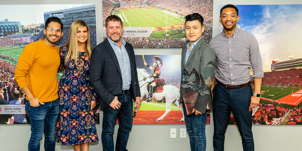 Volunteer | USC Annenberg School for Communication and Journalism